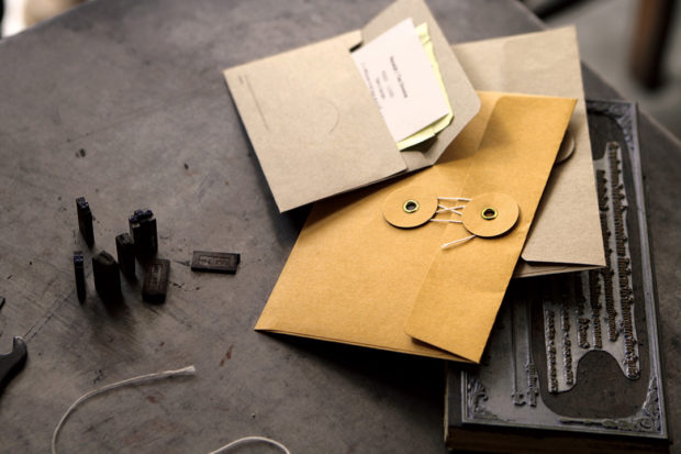 How to use KRAFT ENVELOPE - TRAVELER'S COMPANY USA